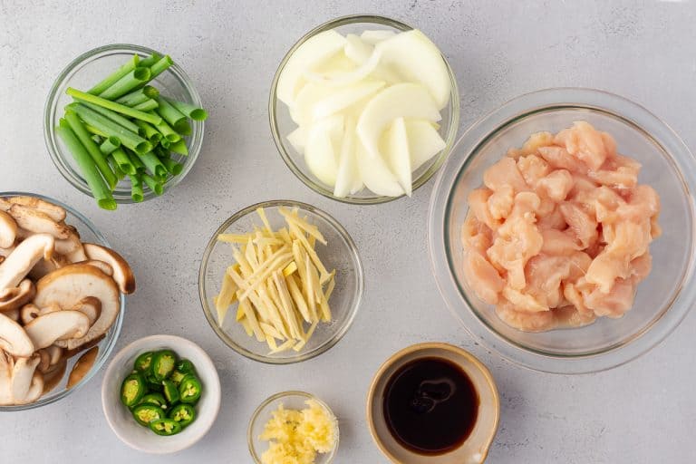 Thai Ginger Chicken (Gai Pad Khing) | Thai Caliente