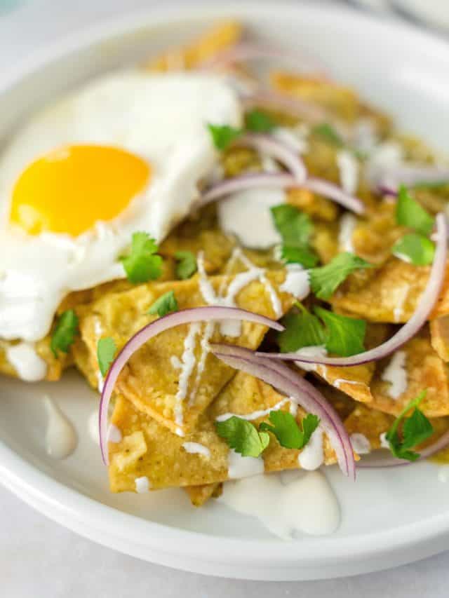 Chilaquiles Verdes Con Huevo | Thai Caliente Mexican Main Dishes